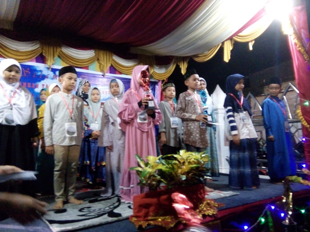 MASYARAKAT SUMBOK SELENGGARAKAN LOMBA ANAK SHALEH – Jurnal Pase